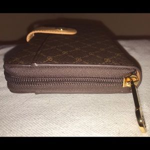 Rioni | Bags | Rr Rioni Button Zip Wallet | Poshmark